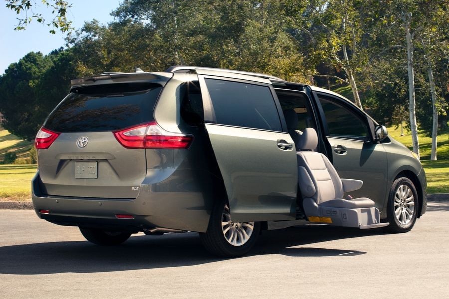 2020 Toyota Sienna Specs and Features- Hiland Toyota