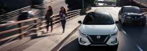 white-2020-nissan-sentra-front-view_o - Glendale Nissan