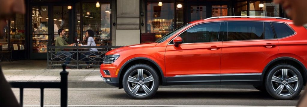 What colors does the 2018 Volkswagen Tiguan come in?