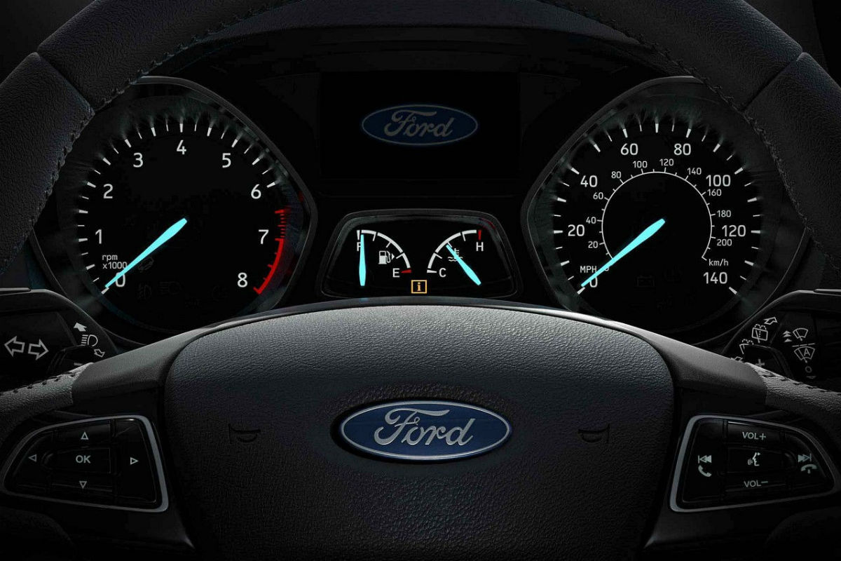 Show me the Performance & Efficiency Specs of the 2018 Ford Escape