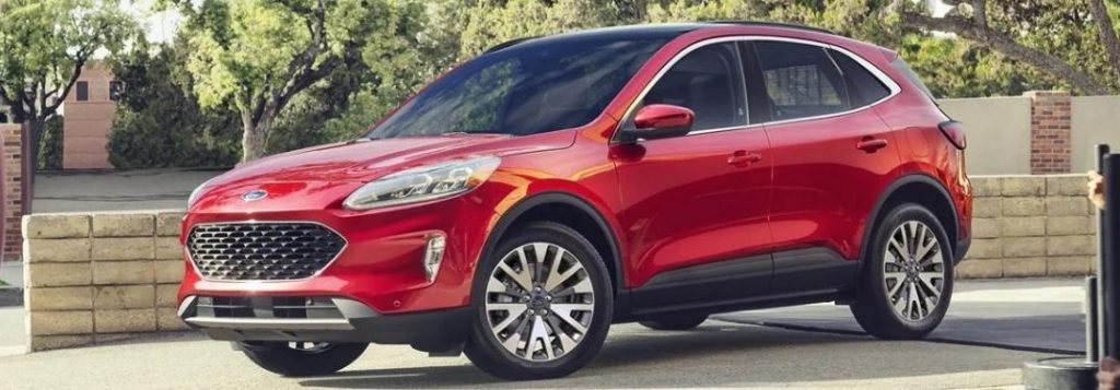 What are the engine specs and features of the 2022 Ford Escape?