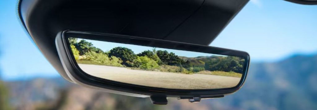 How Does the Rear Camera Mirror Work in a Cadillac?
